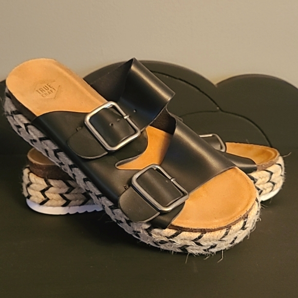 True Craft | Shoes | True Craft Sandals | Poshmark